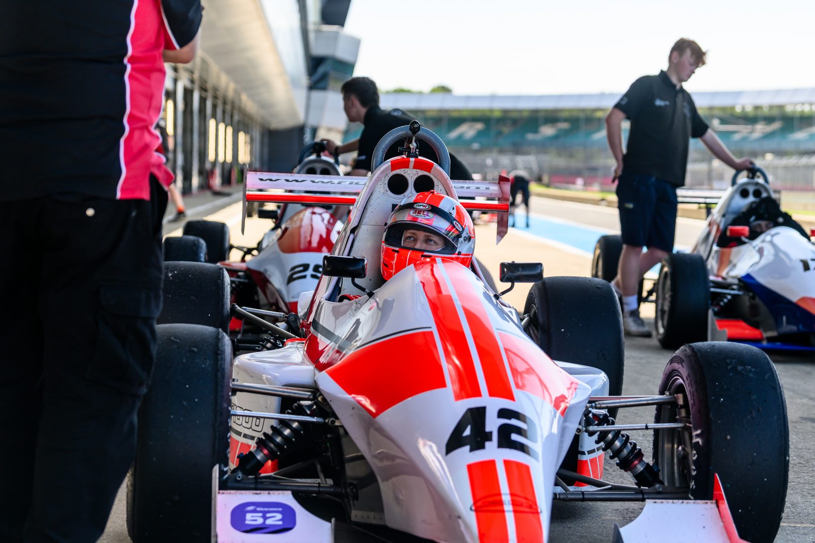 WELCOME TO THE 2025 F1000 CHAMPIONSHIP The UK's Premier Motorcycle ...